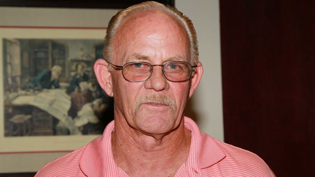 Un pedófilo la raptó, la sometió durante 18 años y tuvieron dos hijas ...